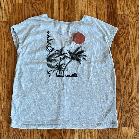 Roxy | Tops | Roxy Oversized Vneck Gray Tshirt Palm Tree Graphic On ...